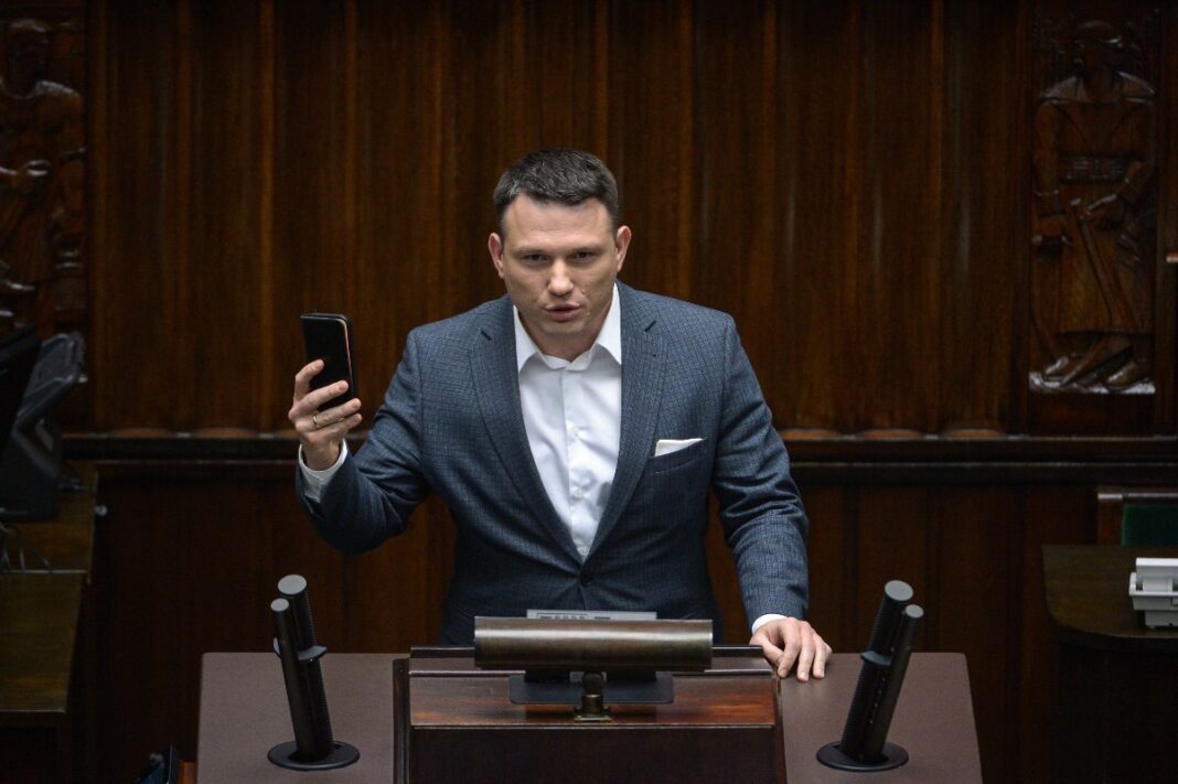 Zaskakujące słowa Mentzena w Sejmie. "To jest prezes partii ...