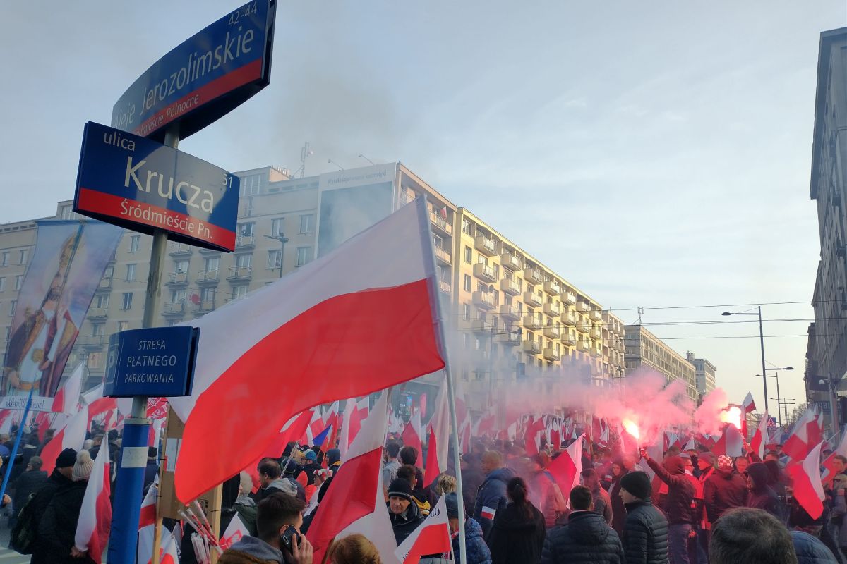 Przez Warszawę idzie Marsz Niepodległości. Przez Warszawę idzie Marsz Niepodległości.