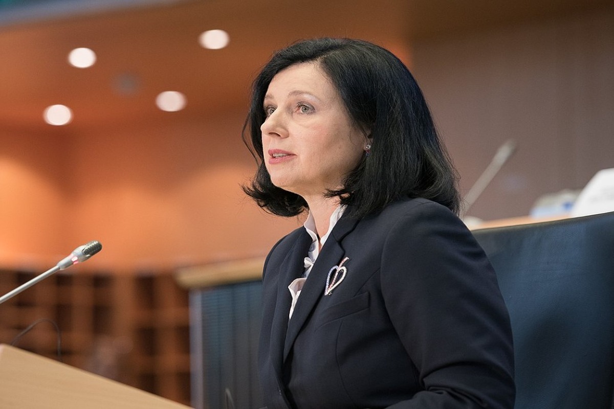 Przynajmniej komisarz Jourovej już w Brukseli nie będzie… - NCZAS.INFO Przynajmniej komisarz Jourovej już w Brukseli nie będzie… - NCZAS.INFO