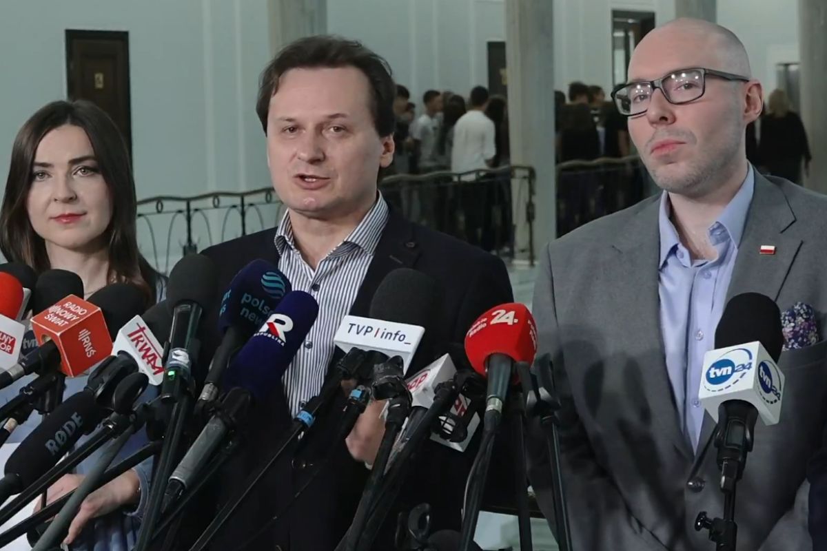 Łamanie konstytucji i galopujący totalitaryzm. "Być może to jest ...