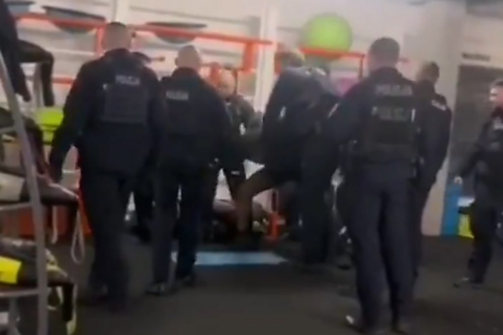 "Inżynier" z Afryki zaatakował młotkiem na katowickiej siłowni [VIDEO ...