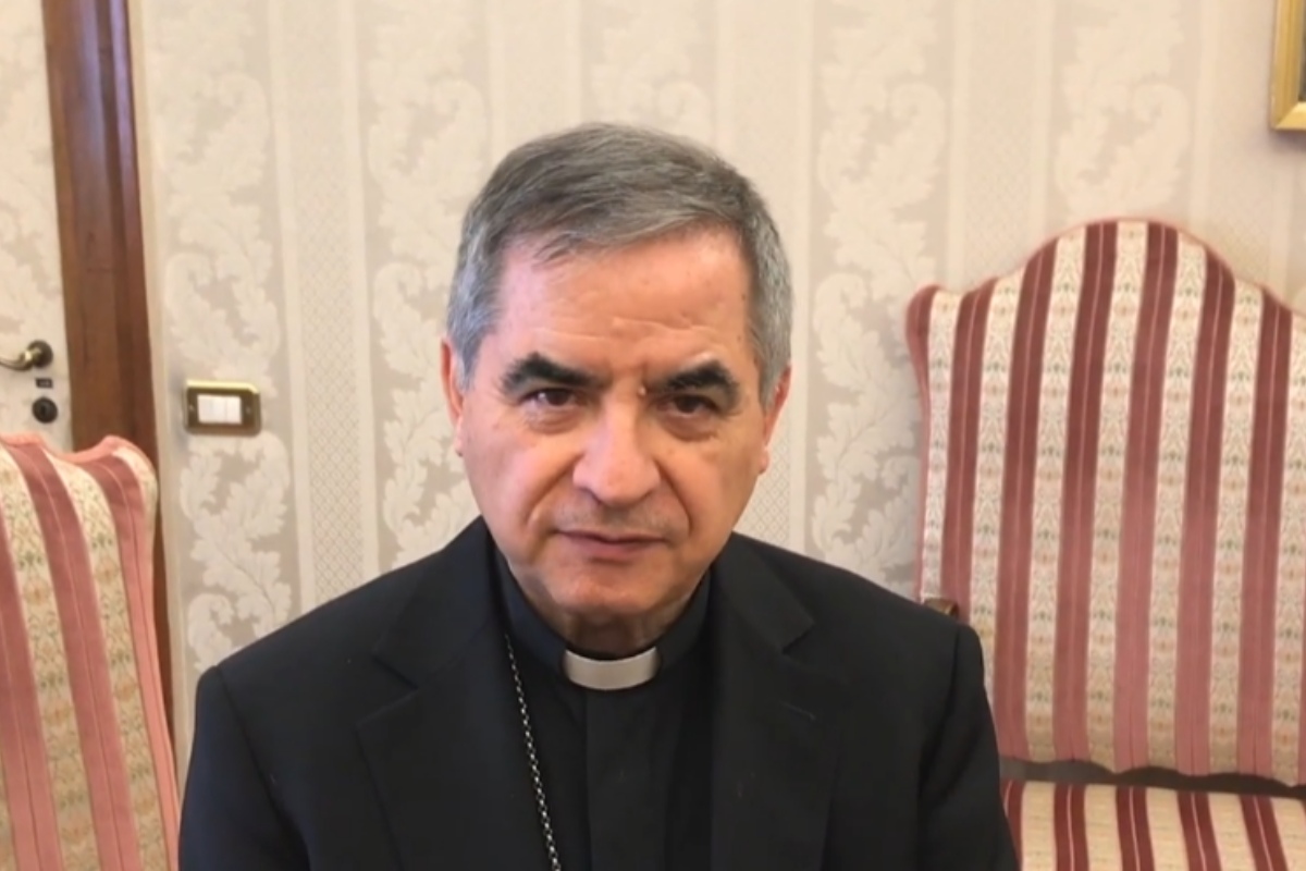 Kard. Becciu znowu zmienia zdanie. Nie weźmie udziału w konklawe, ale ...