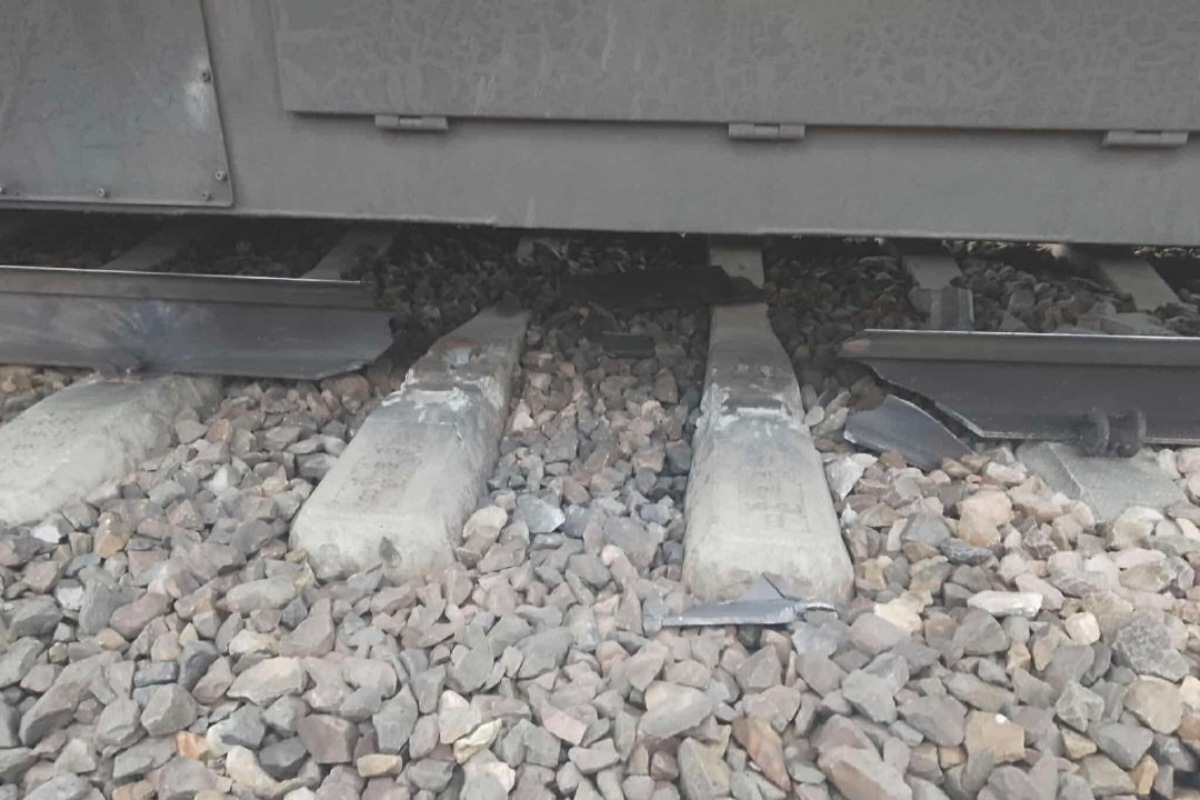 Dywersja na kolei. Znaleziono kabel, który najprawdopodobniej służył do ...