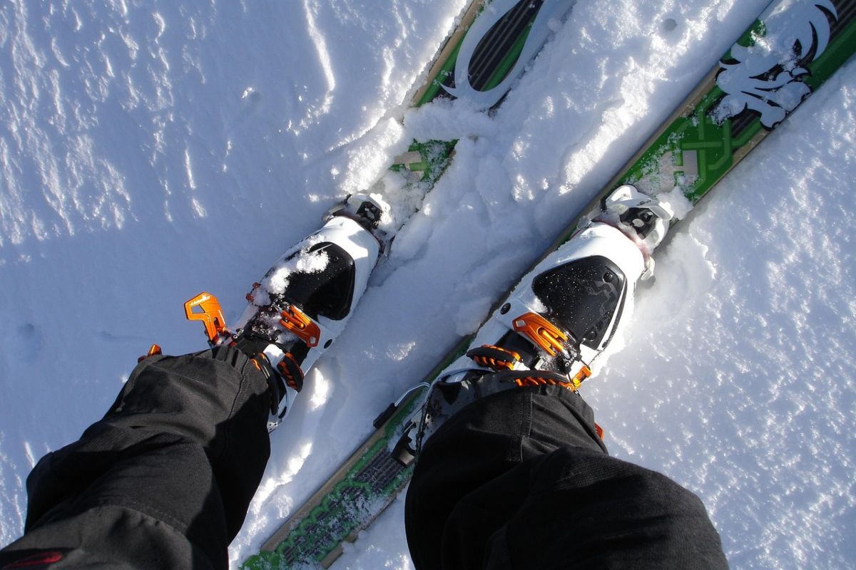 Pogodowy armagedon. Mieszkańcy musieli założyć narty, żeby dostać się ...